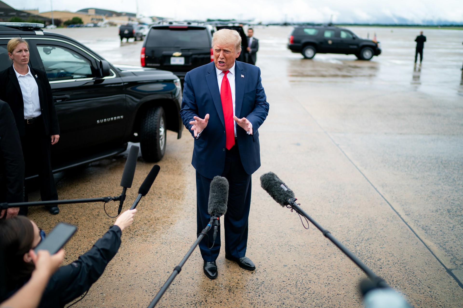 Trump Teases RNC Debate Appearance: Crowd Goes Wild! - Patriot Powered ...
