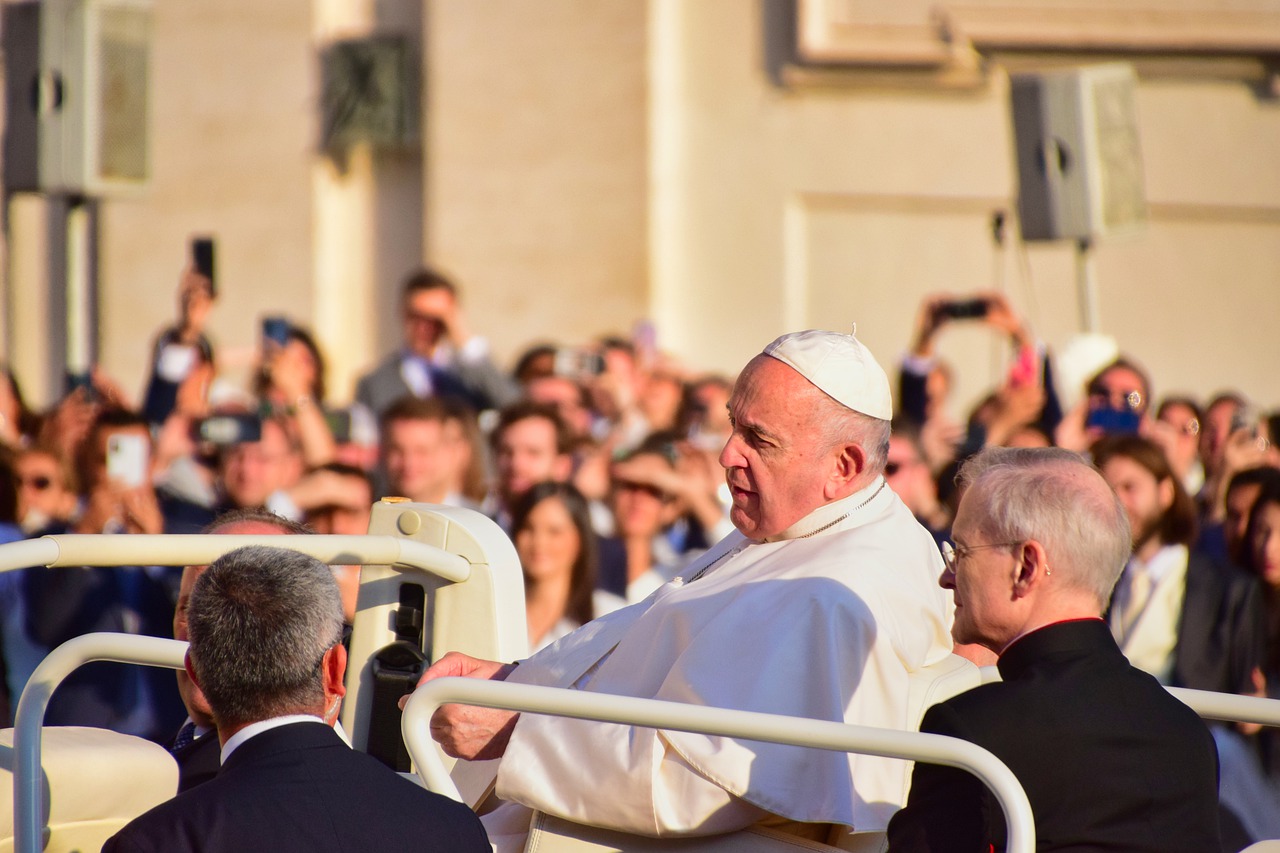 Pope Shuns Vatican Graves, Picks Humble Resting Place - Patriot Powered ...
